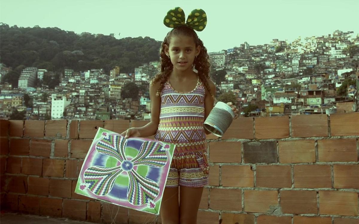 ‘Since we don’t have wings we fly kites’ – aerial combat above Rio’s ...