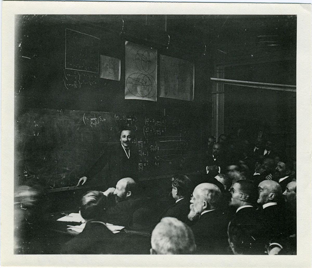 Who really won when Bergson and Einstein debated time? | Aeon Essays