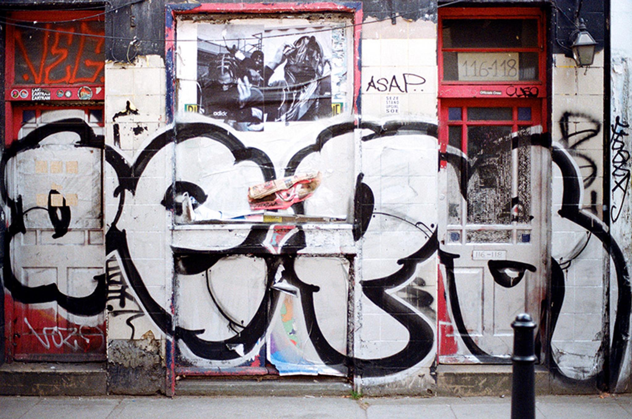 Works of urban graffiti are not vandalism, but public monuments ...